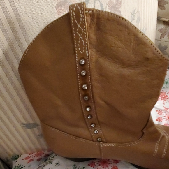 Very Volatile | Shoes | Very Volatile Women Sz 8 Western Boot Soft ...